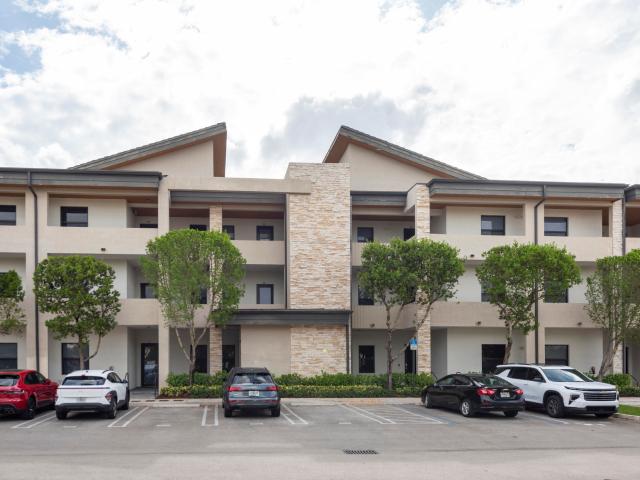 7925 NW 104th Ave, Unit 24, Doral, FL 33178 | MLS #B26020