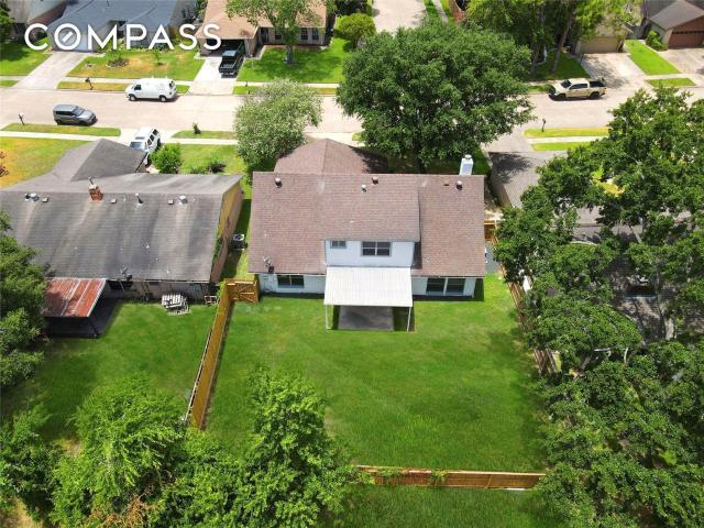 7926 Windy Creek Dr, Houston, TX