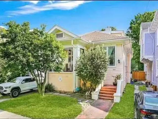 7927 OAK Street, New Orleans, LA 70118