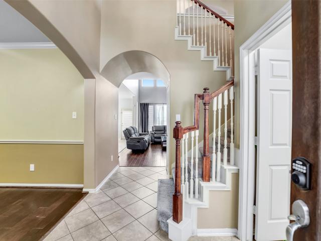 7927 Ascot Garden