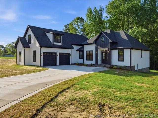 7927 Julian Rd NW, Dunn, NC 28334