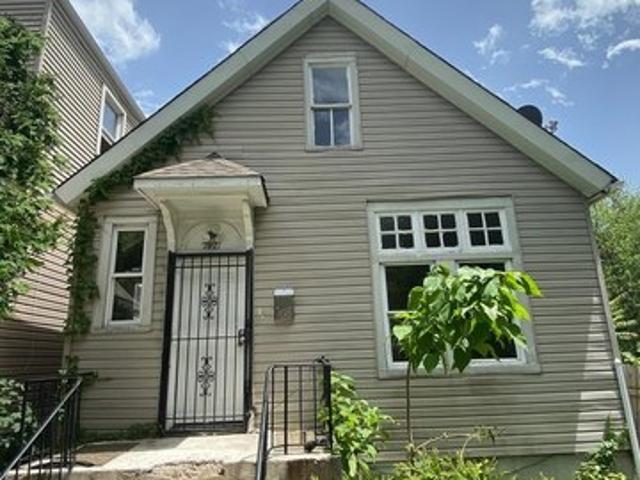 7927 S Burnham Ave, Chicago, IL 60617