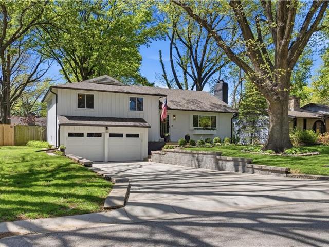 7928 Juniper Dr, Prairie Village, KS 66208 | MLS #2613 | Compass