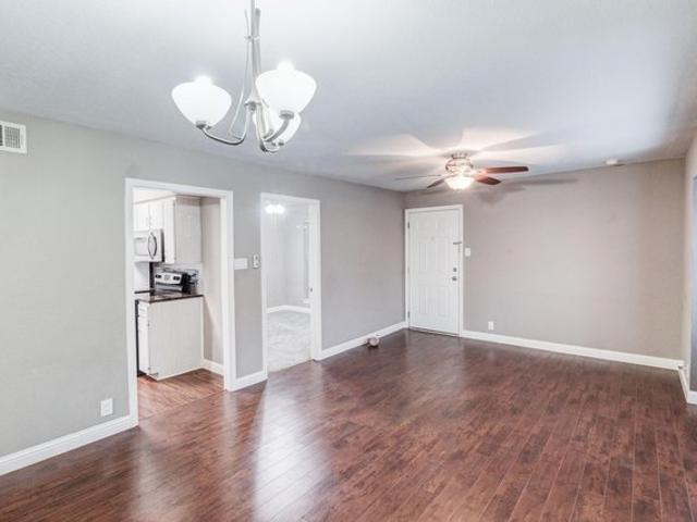 7928 Royal Ln Unit 209, Dallas, TX 75230