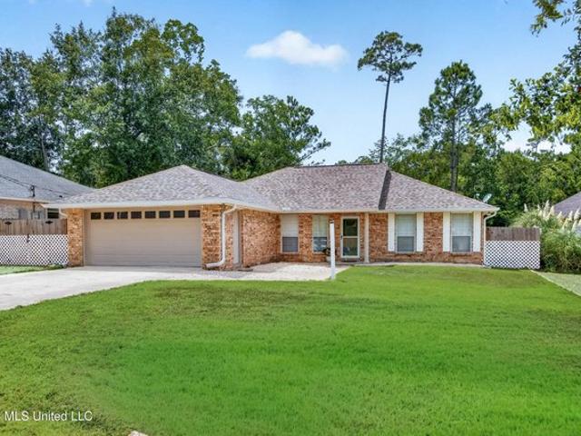 79297 E Diamondhead Dr, Diamondhead, MS 39525