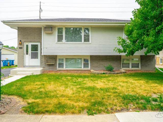 7920 North Dr, Highland, IN 46322