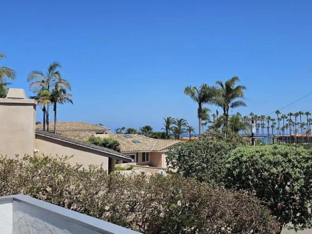 7920 Avenida Alamar
