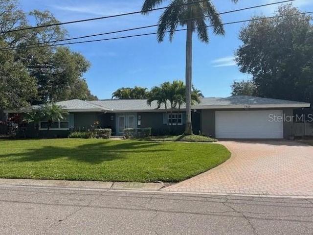 7920 Garden Dr N, Saint Petersburg, FL 33710