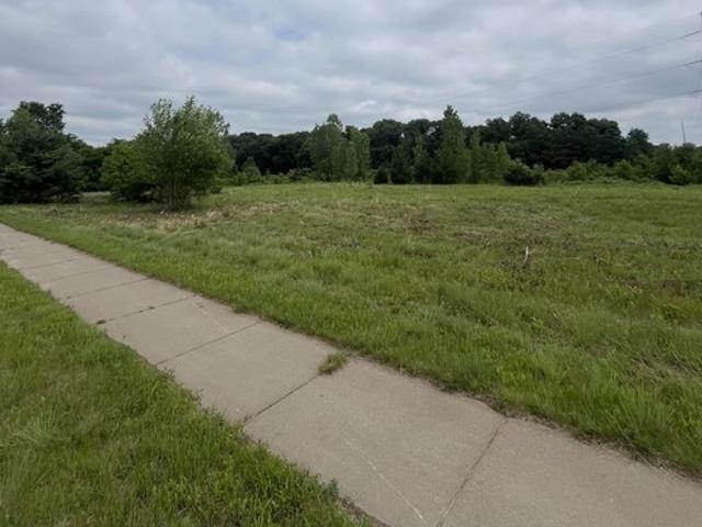 7920 Lake Dr, Circle Pines, MN 55014