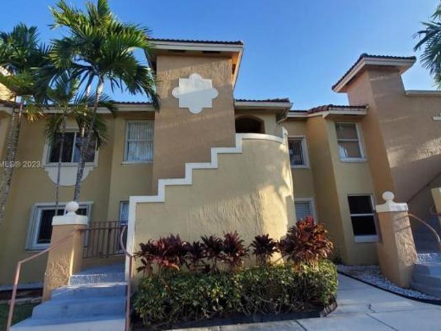 7920 6th St NW #102, Pembroke Pines, FL 33024