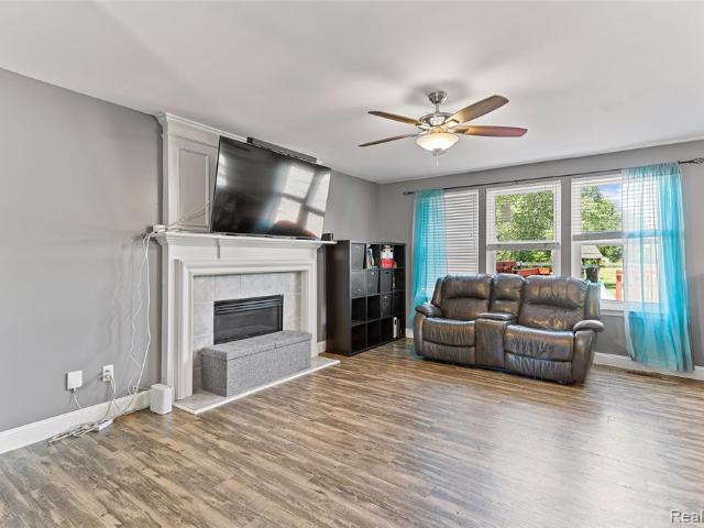 7921 Mallard Way