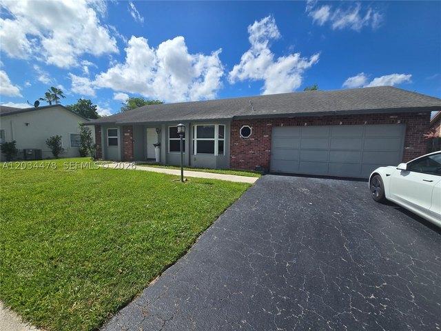 7921 NW 4th St, Plantation, FL 33324