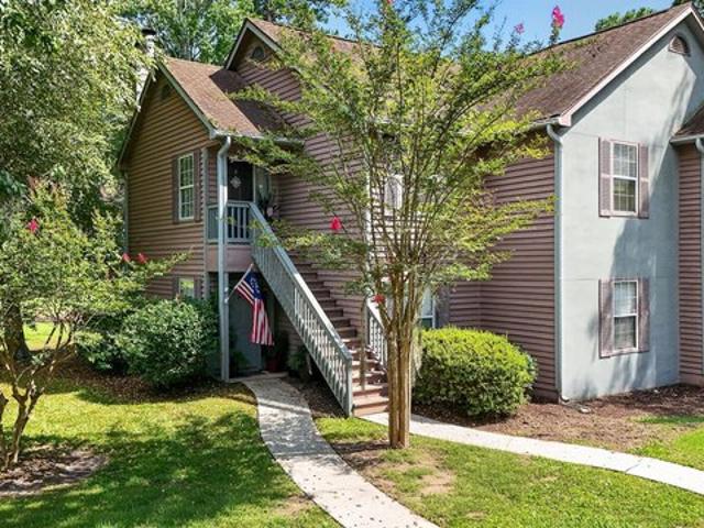 7921 Cricket Ct Apt E, North Charleston, SC 29418