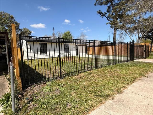 7922 Jutland Rd, Houston, TX 77033 | MLS #60321