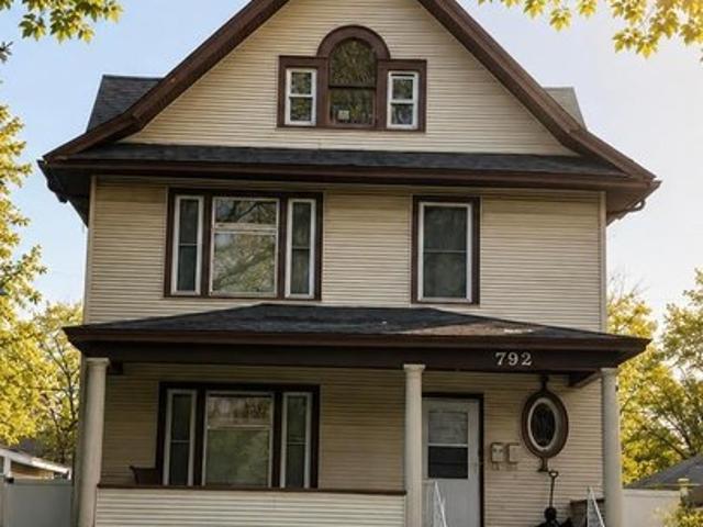 792 Fuller Ave, Saint Paul, MN 55104