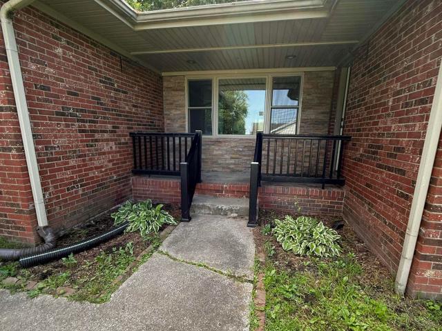 792 N Rebel Square