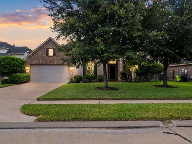 7935 Lake Commons Dr, Rosenberg, TX 77469