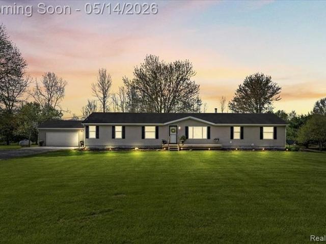 7935 Ravenswood Rd, Wales Township, MI 48027