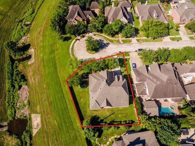 7935 Woodcrest Ct, Sugar Land, TX 77479