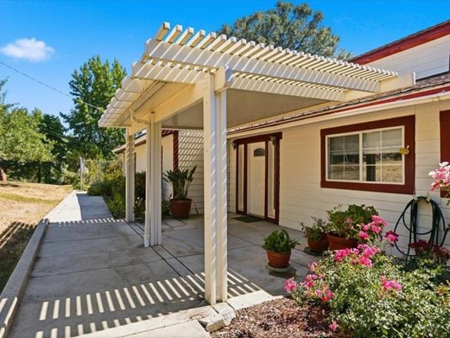 7931 Logan Ln, Penryn, CA 95663