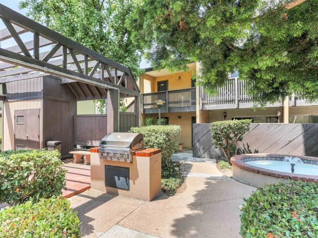 7932 Mission Center D