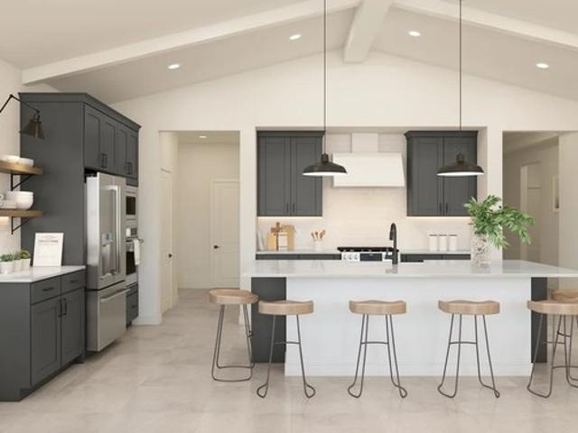 7932 N 77th Ave, Glendale, AZ 85303