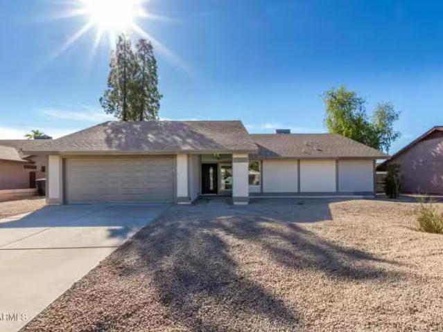 7933 W DREYFUS DR, PEORIA, AZ 85381 Single Family Residence Fo.