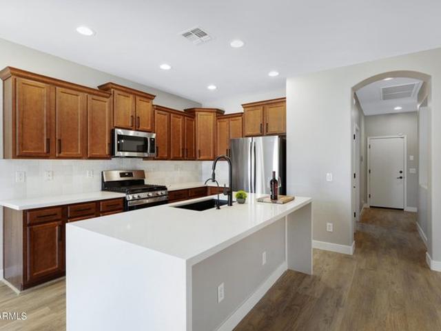 793 W Trellis Rd, San Tan Valley, AZ 85140