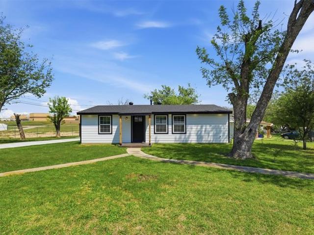 7944 Downe Dr, White Settlement, TX 76108