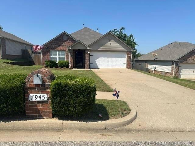 7945 Liberty Bell Ln, Sapulpa, OK 74066