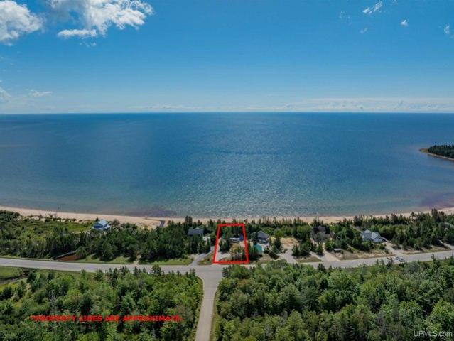 7945 W US 2 Hwy, Manistique, MI 49854