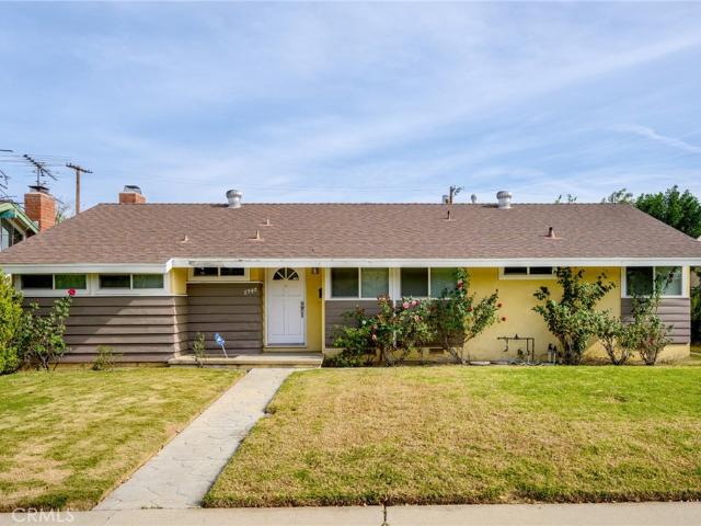 7948 De Soto Ave, Canoga Park, CA 91304 | MLS #GD26022 | Compass