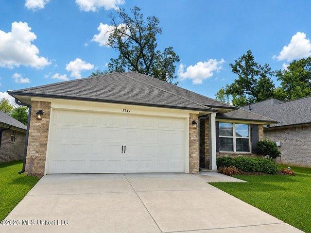 7949 Gardendale Dr, Olive Branch, MS 38654
