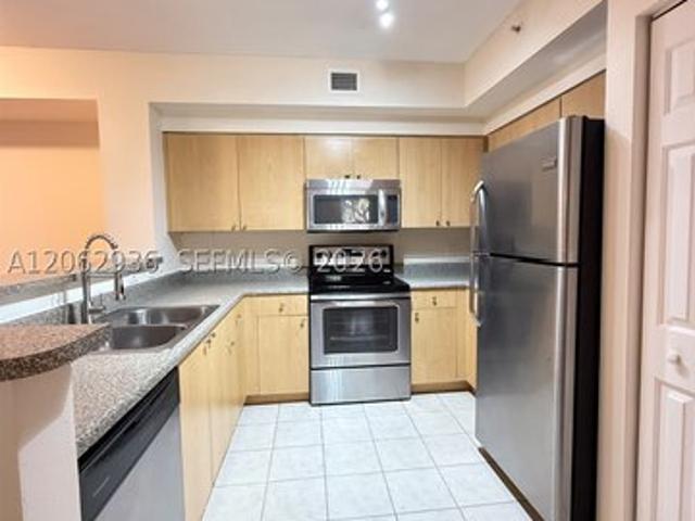 7940 N Nob Hill Rd Apt 204, Tamarac, FL 33321