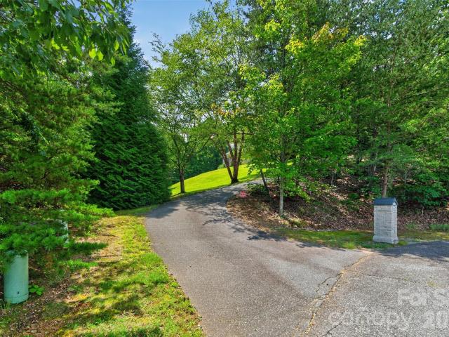 7940 Oakmont Court
