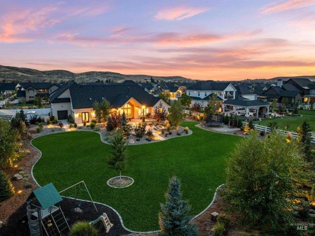 7940 W Mirror Pond Dr, Boise, ID 83714