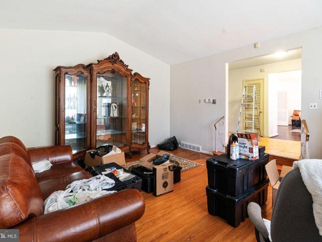 7942 Oak Hill Drive