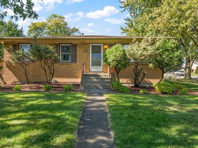 7942 Richard St, Highland, IN 46322