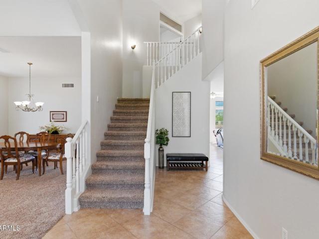 7943 e sugarloaf circle