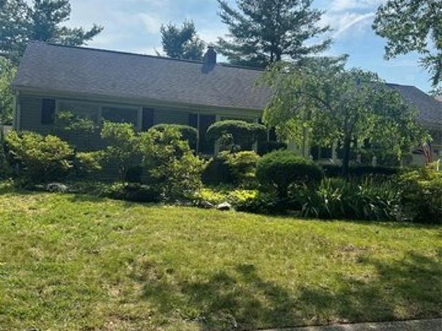 794 Arbor Rd, Paramus, NJ 07652
