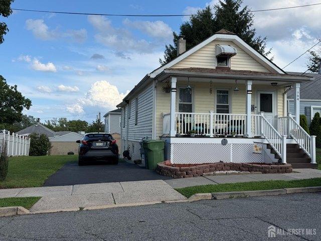 794 Robbins St, Perth Amboy, NJ 08861
