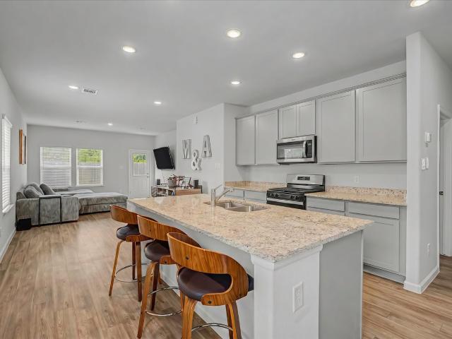 794 Westpointe Drive