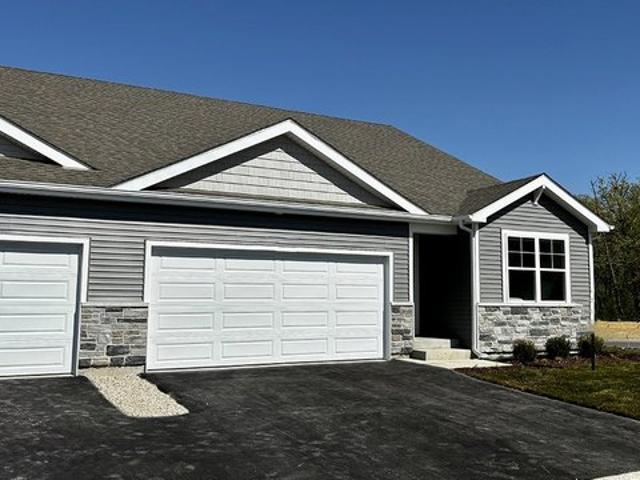 794A Concord Cir, Burlington, WI 53105