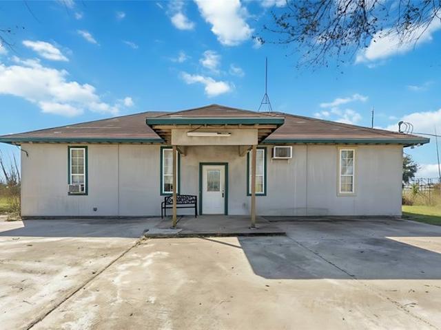 7954 County Road 121, Rosharon, TX 77583