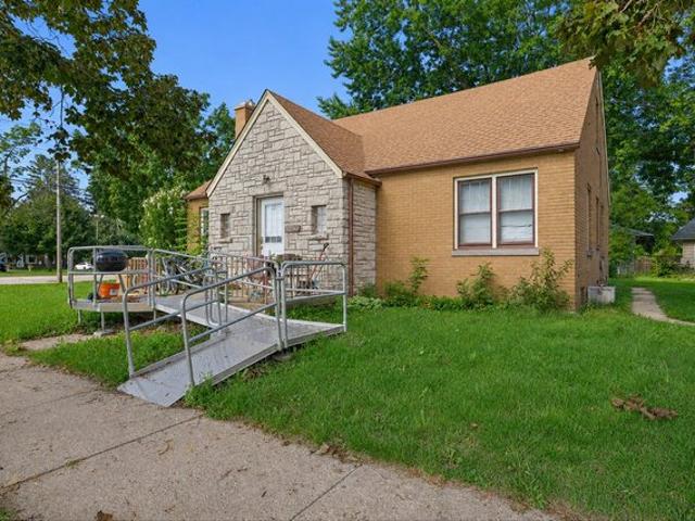 7954 40th Ave, Kenosha, WI 53142