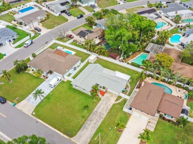 7955 Bayshore Dr, Seminole, FL 33776