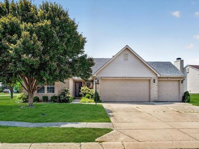 7955 Bent Willow Dr, Indianapolis, IN 46239