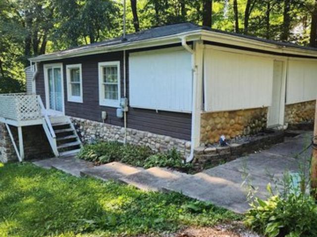 7956 N Elder Ln, New Carlisle, IN 46552