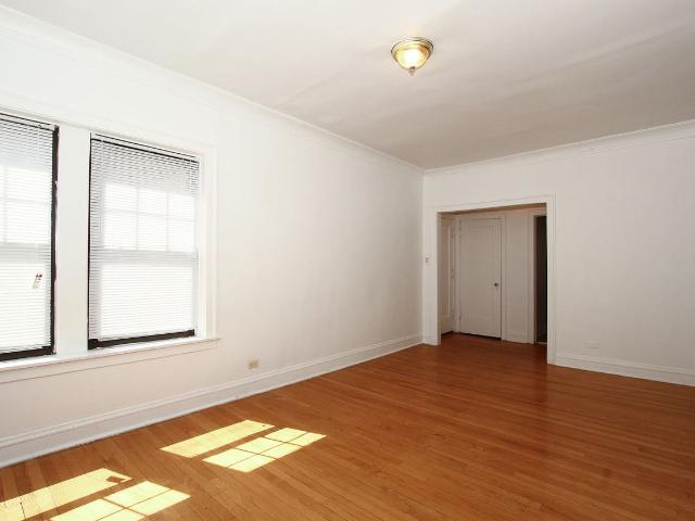 7956 S Eberhart 1 Bedroom Apartment for Rent at 7956 S Eberhart Ave, Chicago, IL 60619 Chatham