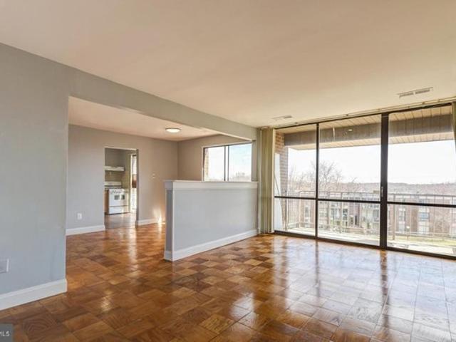 7957 Riggs Rd Apt 12, Hyattsville, MD 20783